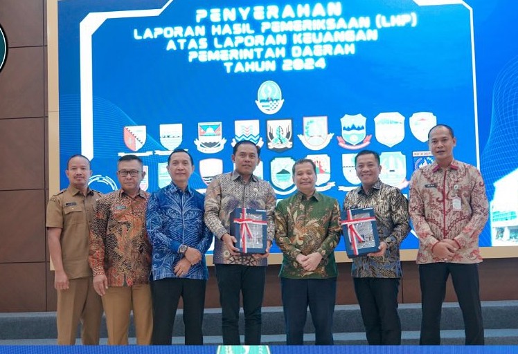 Raih Predikat WTP ke 10 Berturut-turut, Bupati Karawang Apresiasi Kinerja dan Akuntabilitas ...
